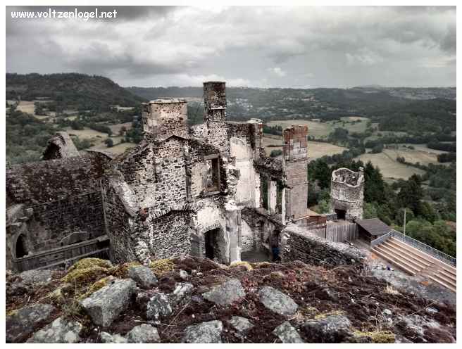 Tourisme au Château de Murol en Auvergne